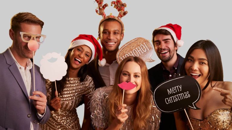 15+ Best Christmas Group Names for Friends & Teams